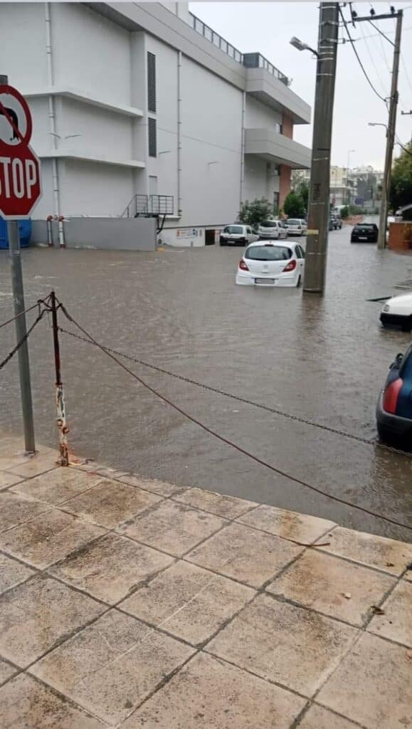 Ξαναπλημμύρισε η οδός Σκρα (φώτο) - EKFRASI.net